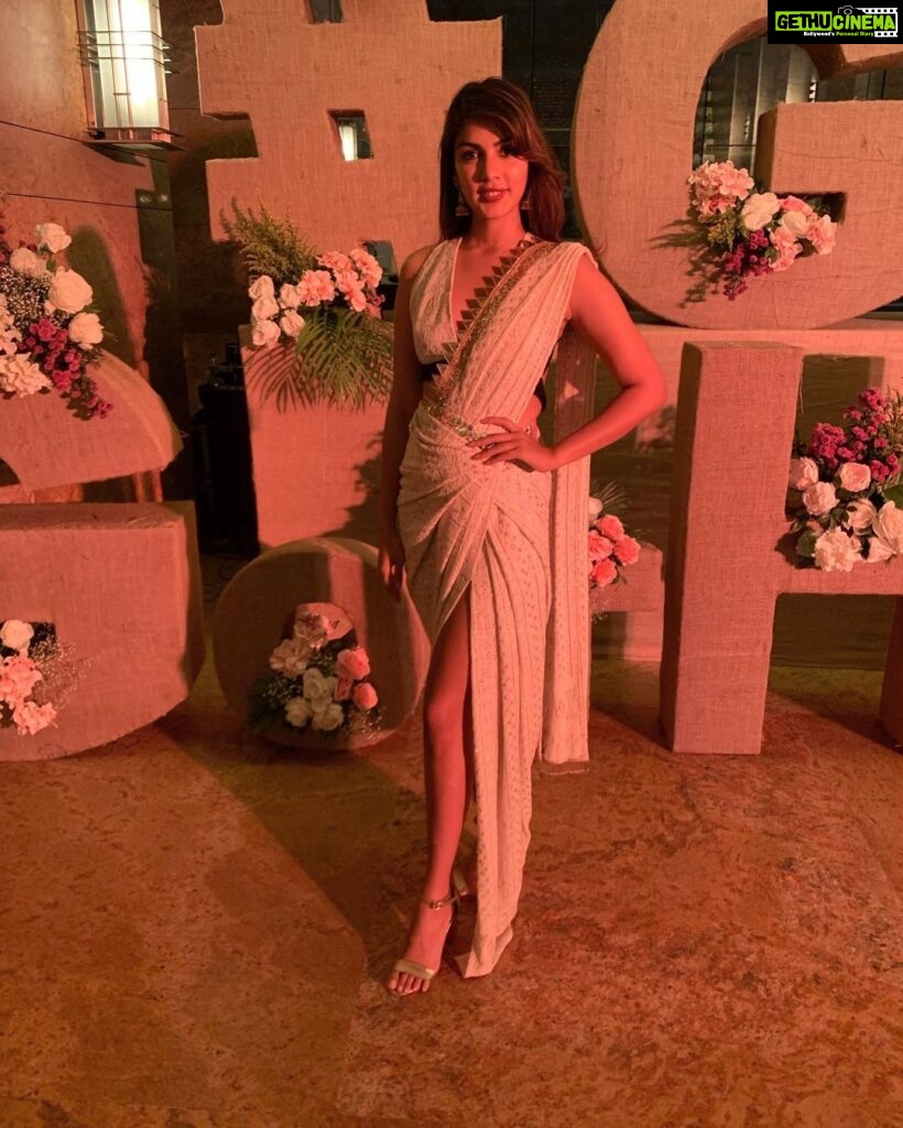 Actress Rhea Chakraborty HD Instagram Photos and Wallpapers February ...