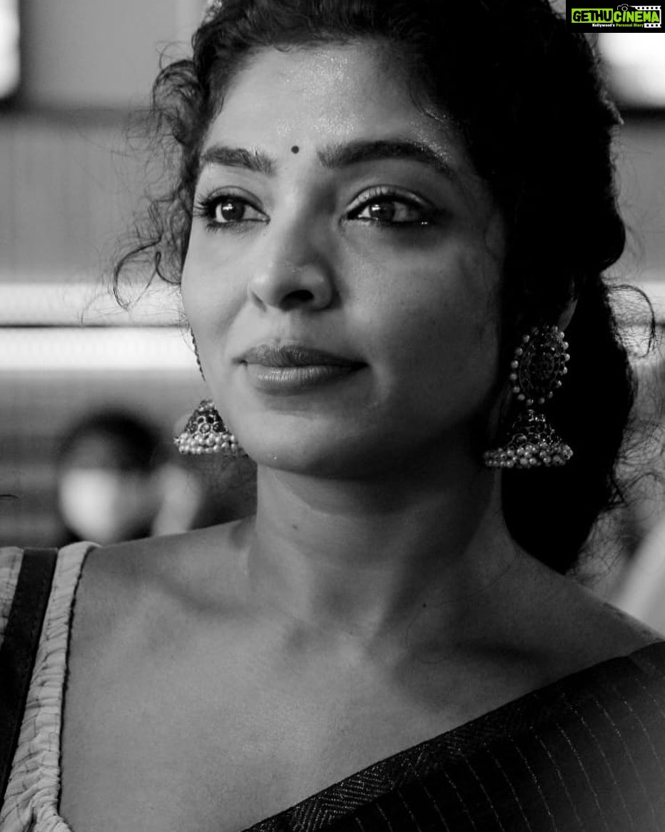 Actress Rima Kallingal HD Photos and Wallpapers May 2023 | Gethu Cinema