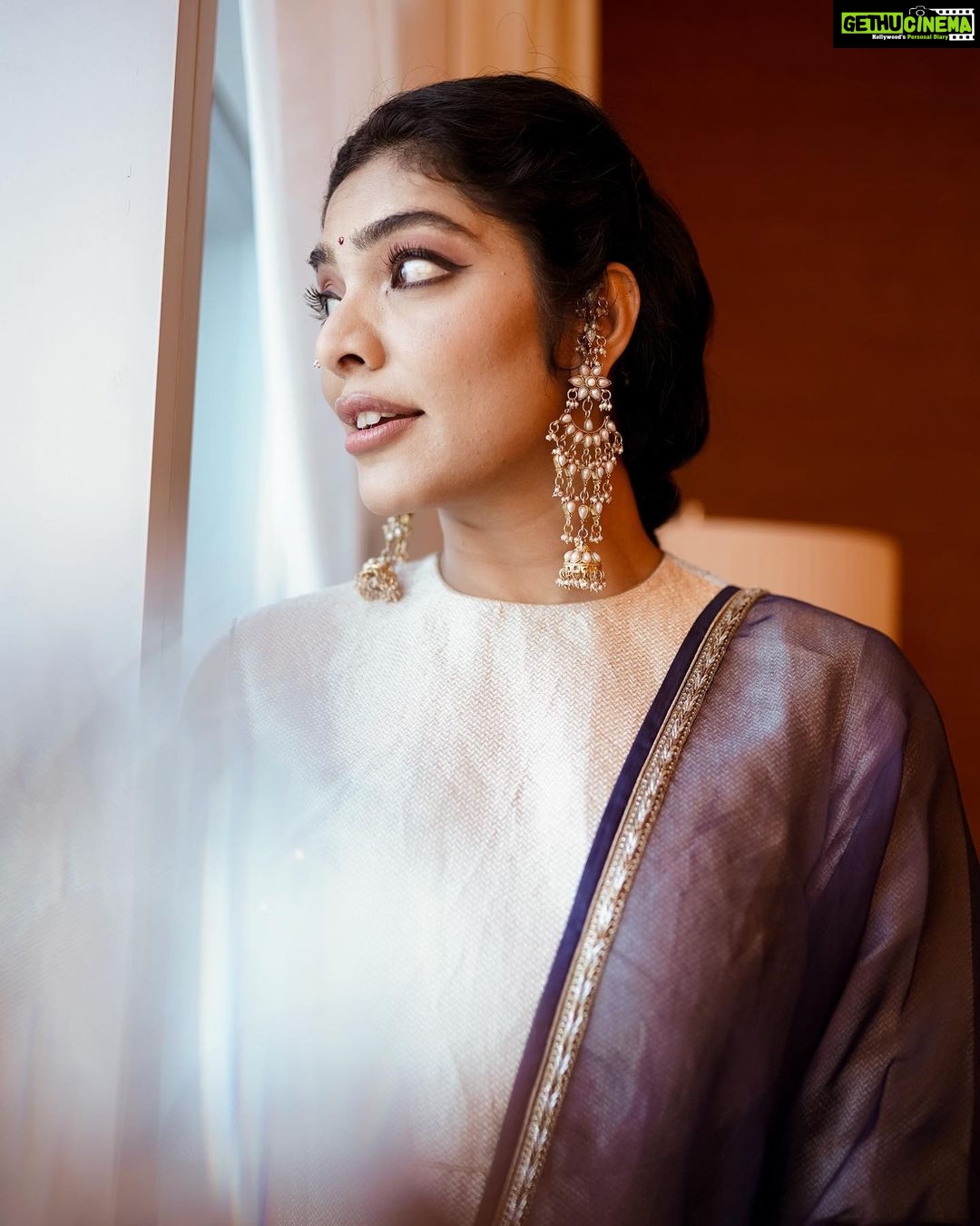 Rima Kallingal Instagram – Eye speak 💙. Styling myself as Bhargavi ...