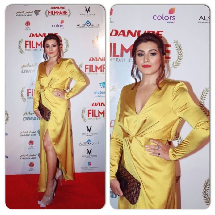 Actress Rimi Sen HD Photos and Wallpapers September 2019 - Gethu Cinema