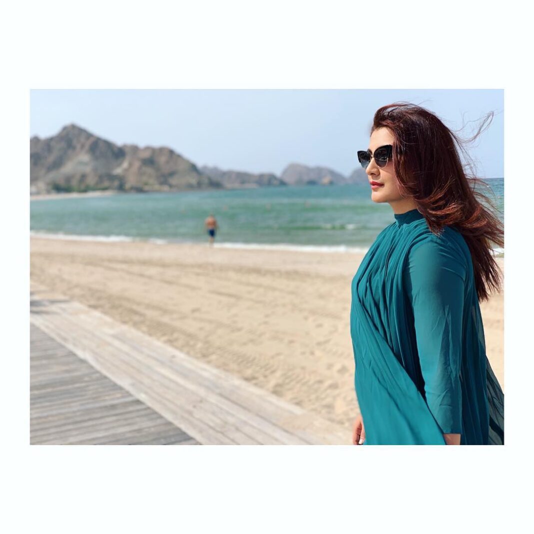 Actress Rimi Sen HD Photos and Wallpapers March 2019 - Gethu Cinema
