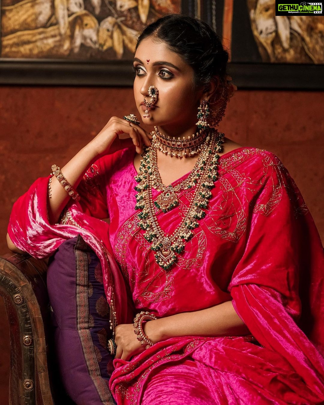 Rinku Rajguru Instagram – JEWELLERY BY @jizajewellerystudio Photography ...