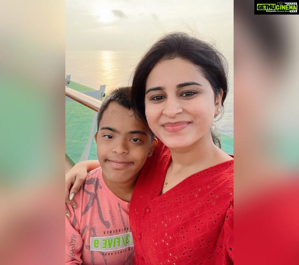 Actress Rithika Tamil Selvi HD Instagram Photos and Wallpapers November ...