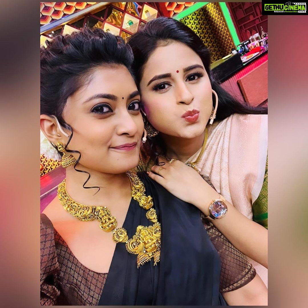 Rithika Tamil Selvi Instagram – Happiness is meeting our family after a ...