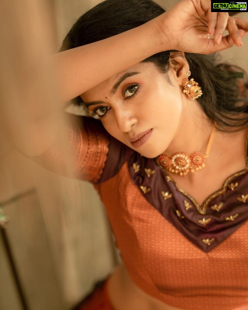 Actress Roshini Haripriyan HD Photos and Wallpapers April 2023 | Gethu ...