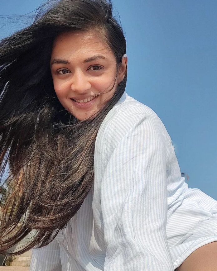 Actress Samiksha Jaiswal HD Photos and Wallpapers February 2022 - Gethu ...