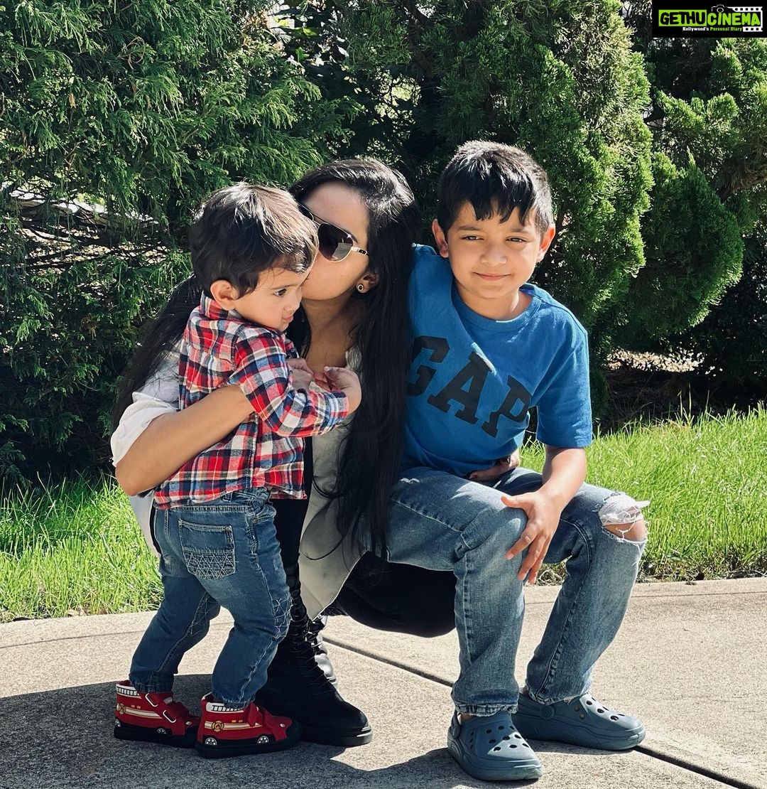 Samvritha Sunil Childhood Photos