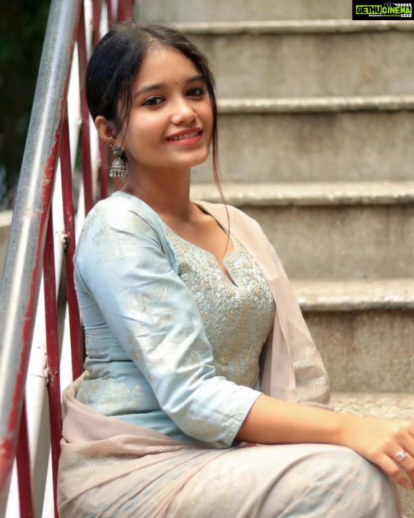 Sanjana Tiwari Instagram – If the opposite of Ria’s character had a look! 🌸 Shot by – @mohan ...