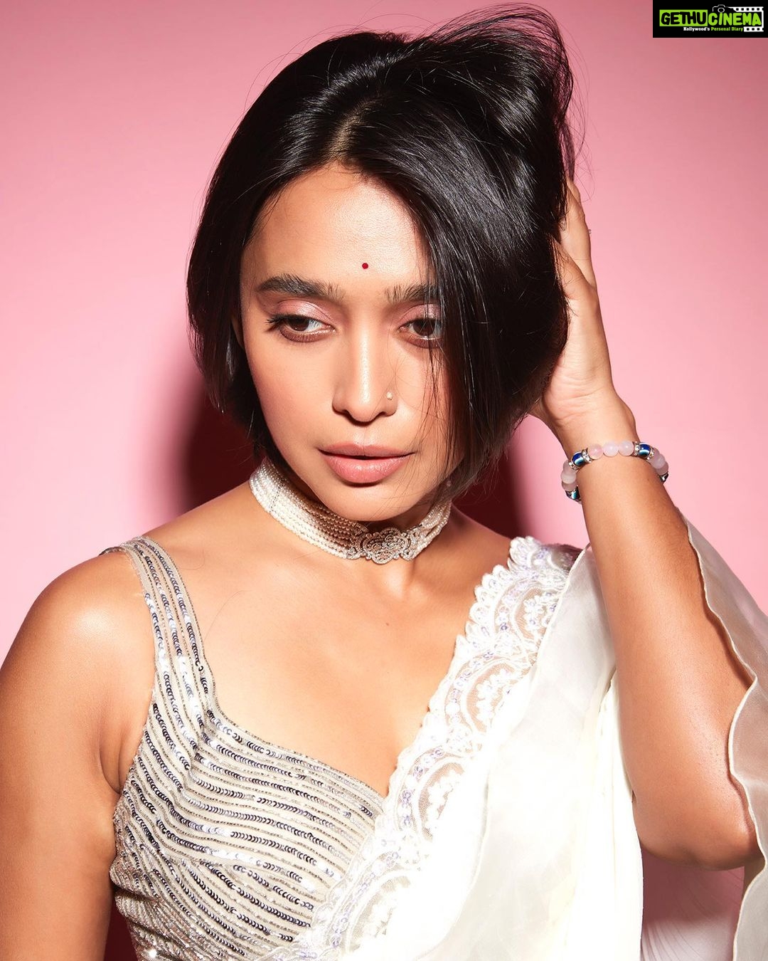 Actress Sayani Gupta HD Instagram Photos and Wallpapers May 2022 ...