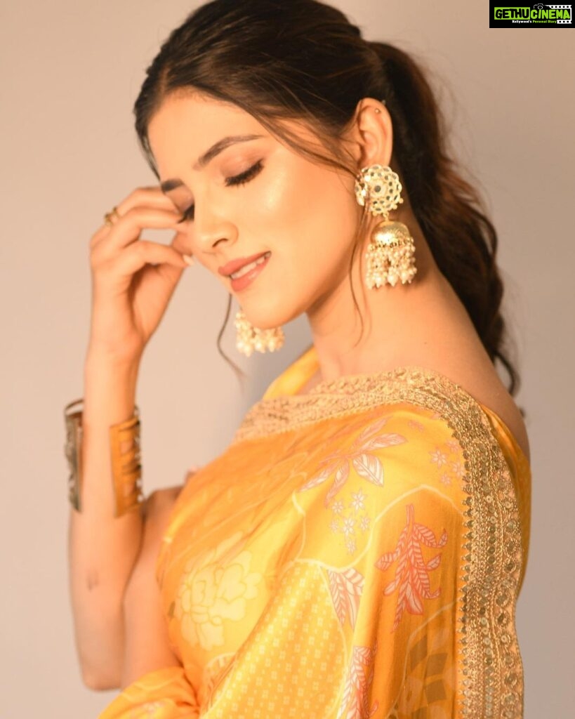 Actress Sayli Patil HD Instagram Photos and Wallpapers April 2023 ...