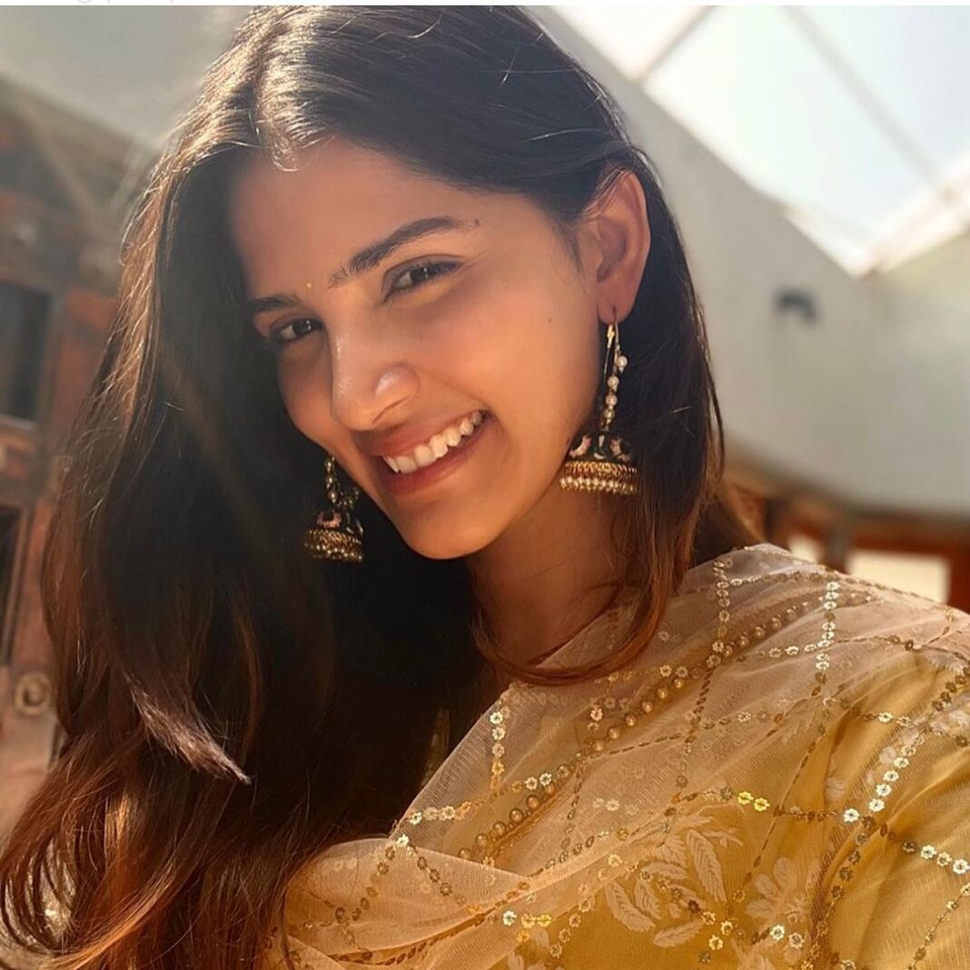 Actress Sayli Patil HD Photos and Wallpapers December 2022 - Gethu Cinema