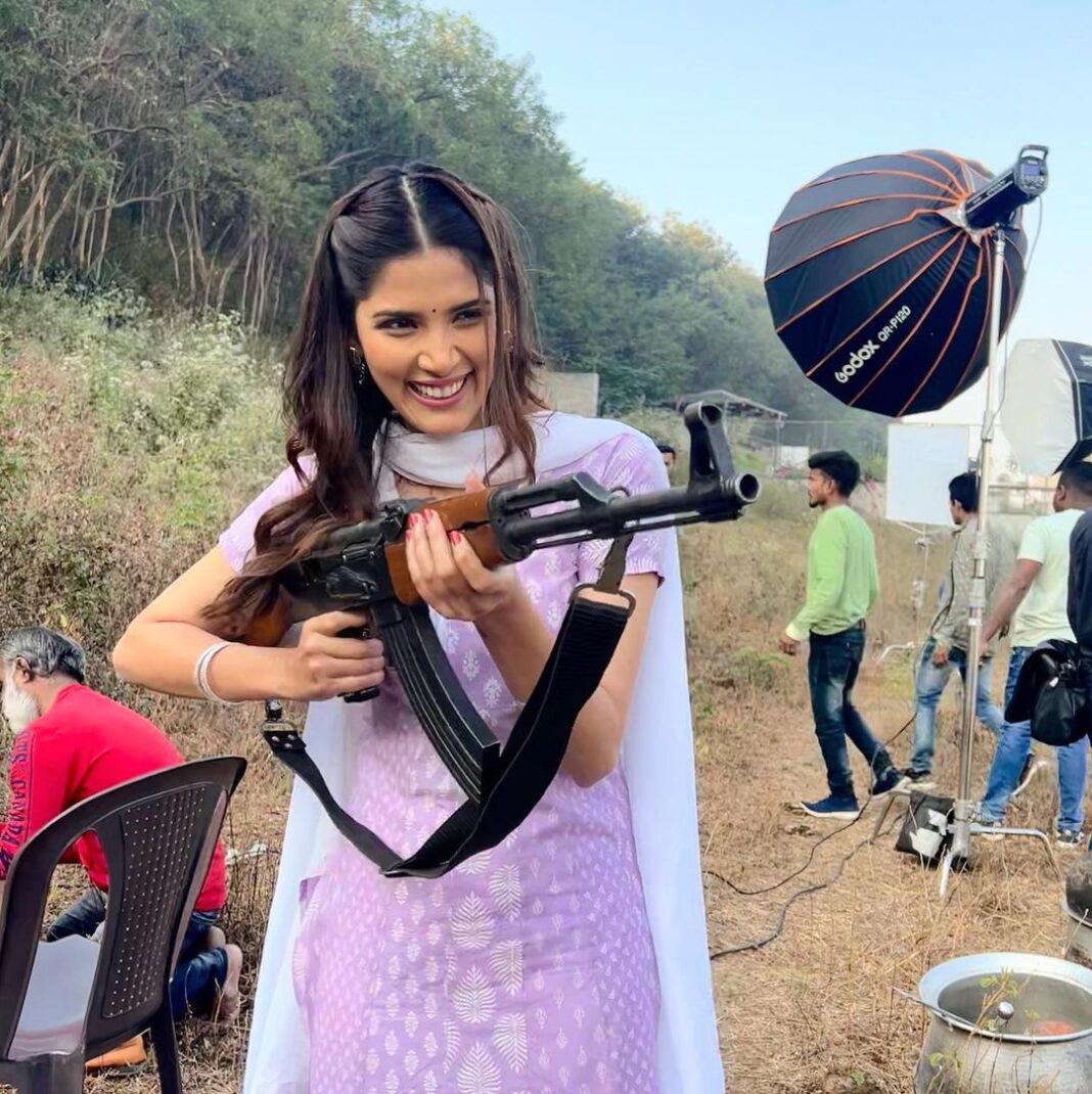 Actress Sayli Patil HD Photos and Wallpapers May 2023 - Gethu Cinema