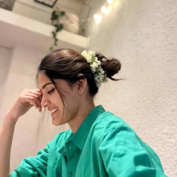 Actress Sayli Patil HD Photos and Wallpapers May 2023 - Gethu Cinema