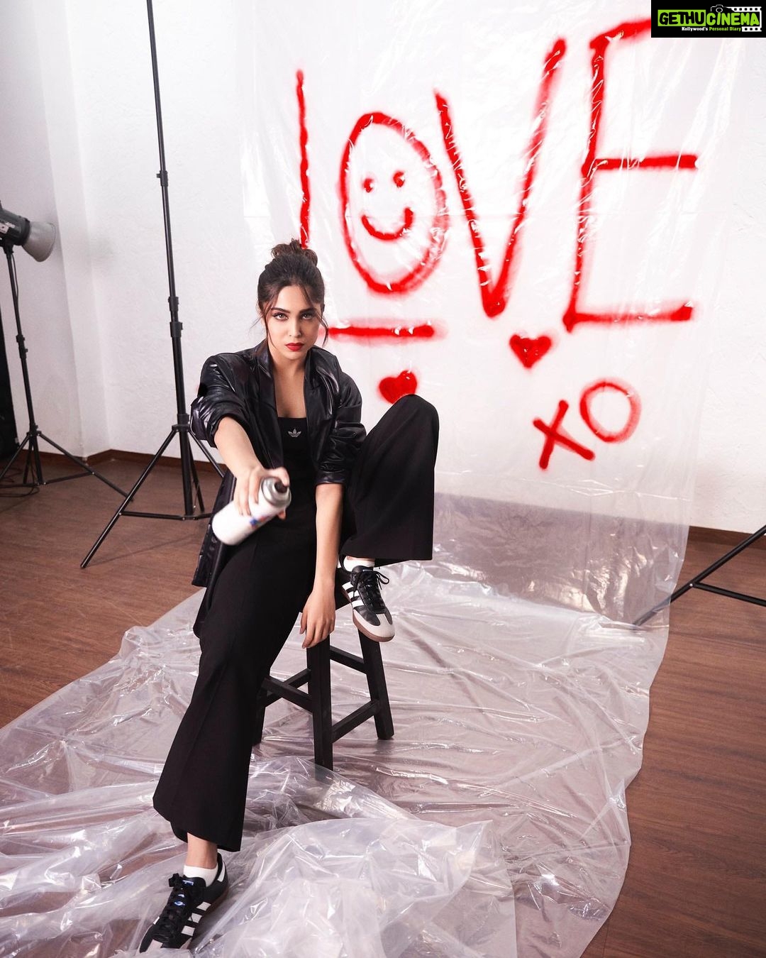 Actor Sharvari Wagh HD Instagram Photos and Wallpapers May 2023 | Gethu ...