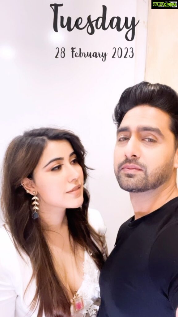 Sheena Bajaj Instagram - Main..Main kuch nahi kah raha,tum Khud dekho ...