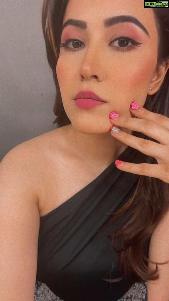 Actress Sheena Bajaj HD Instagram Photos and Wallpapers June 2022 ...