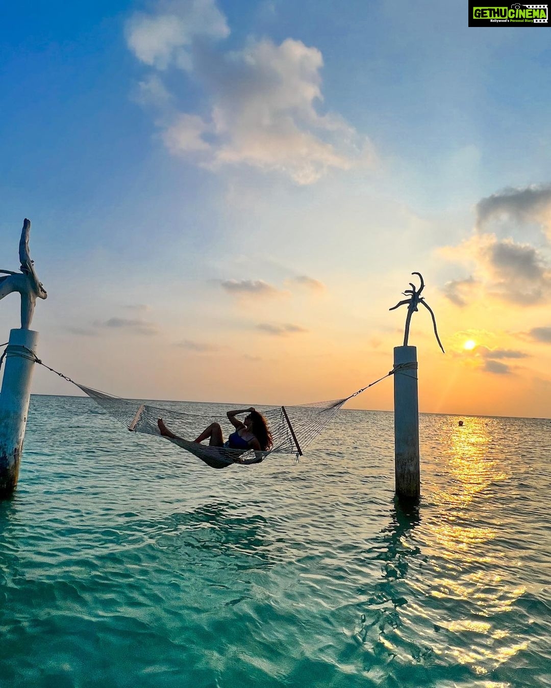 Shivaleeka Oberoi Instagram – Dear ocean, Thanks for making us feel tiny, humble, inspired and ...