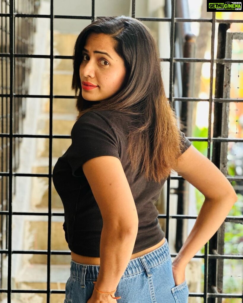 Actress Shobha Shetty HD Instagram Photos and Wallpapers March 2023 | Gethu Cinema