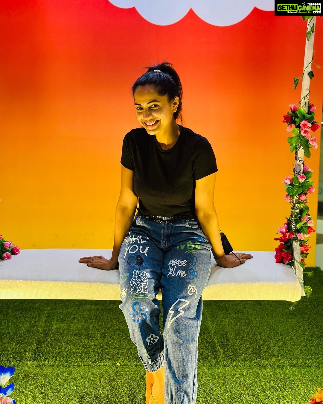 Actress Shobha Shetty HD Instagram Photos and Wallpapers March 2023 ...