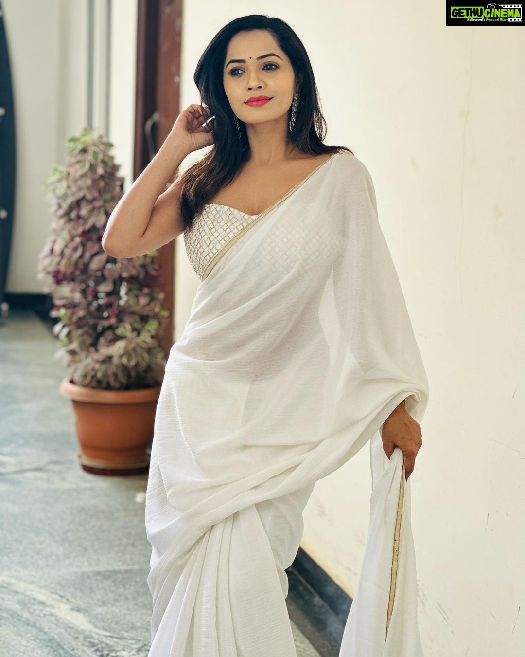 Shobha Shetty Instagram – 🤍🤍 . . . Saree @blessed_designer_studio ...