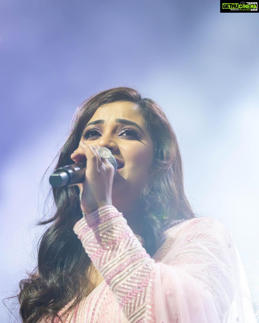 Singer Shreya Ghoshal HD Instagram Photos and Wallpapers December 2022 ...