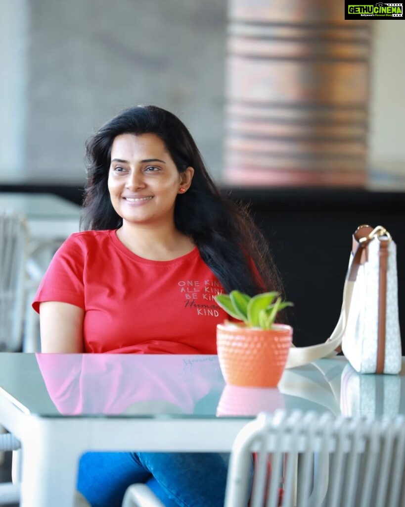 Actress Shruthi Raj HD Photos and Wallpapers December 2022 - Gethu Cinema