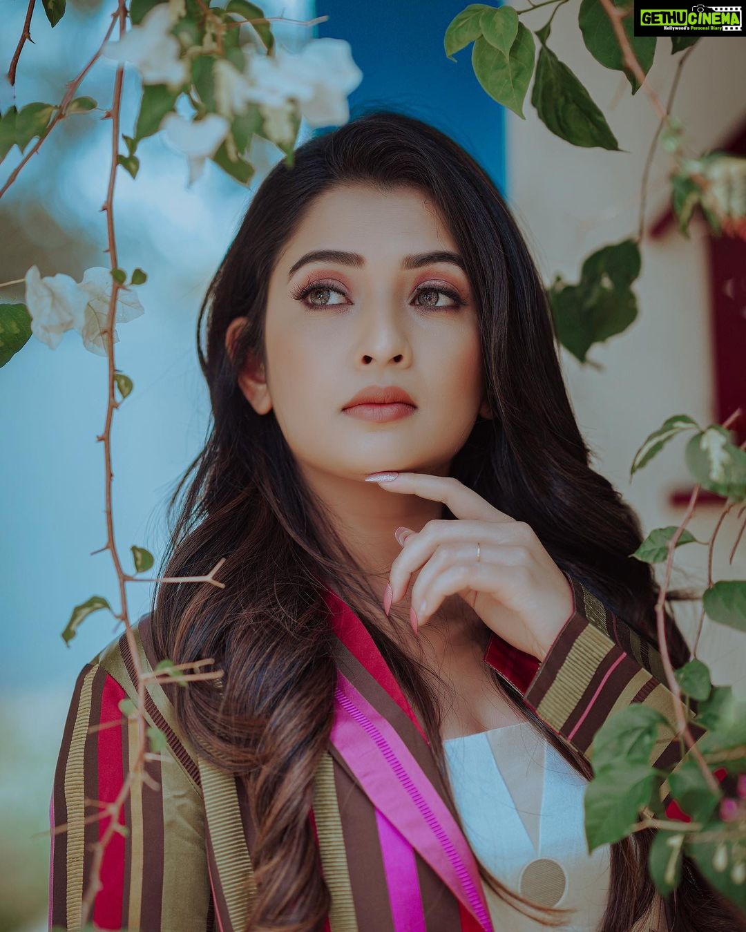 Actress Sonal Monteiro HD Instagram Photos and Wallpapers April 2023 ...