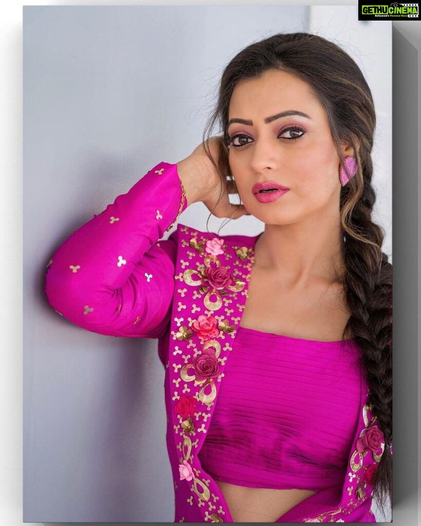 Actress Sowmya Rao Nadig HD Instagram Photos and Wallpapers February ...