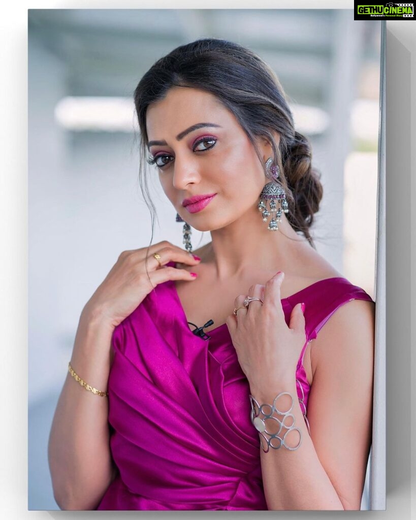 Actress Sowmya Rao Nadig HD Instagram Photos and Wallpapers February ...