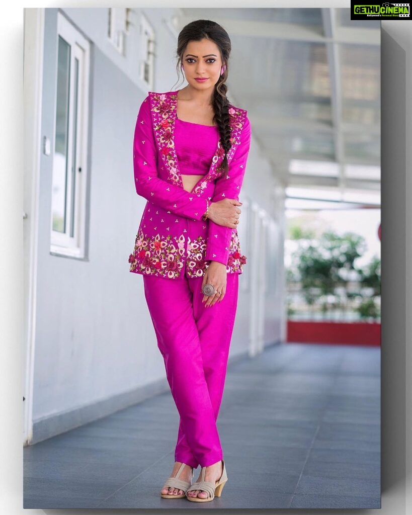 Actress Sowmya Rao Nadig HD Instagram Photos and Wallpapers February ...