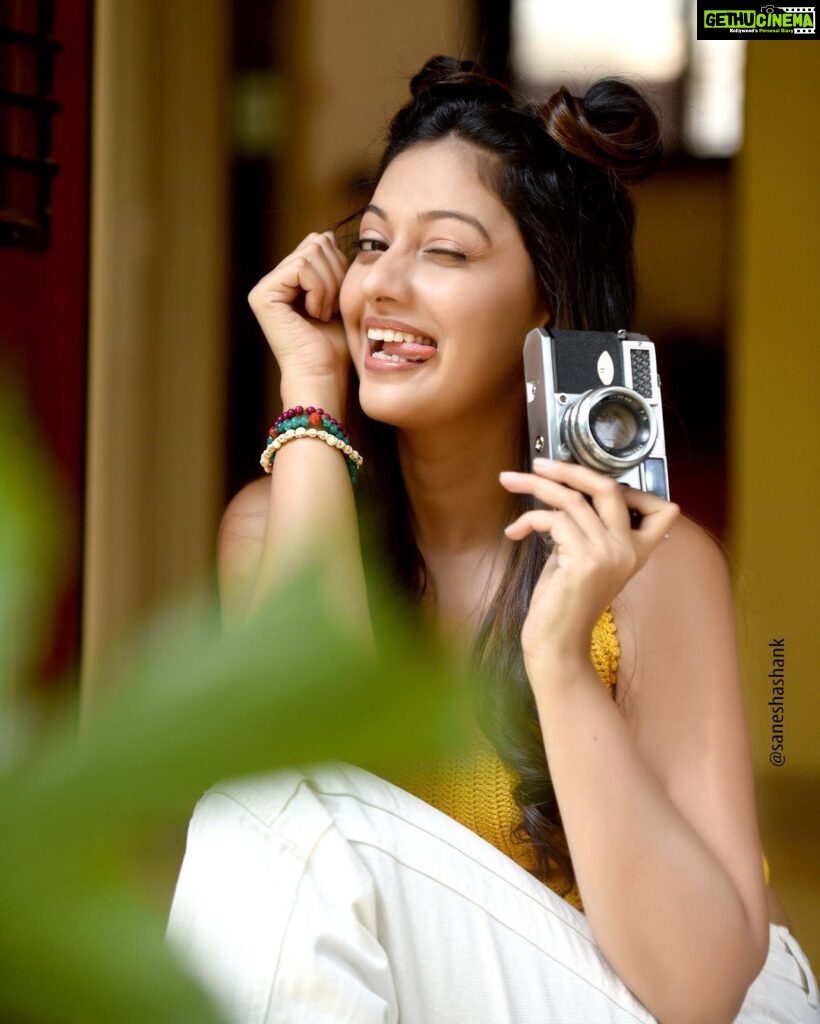 Actress Tejashree Pradhan HD Instagram Photos and Wallpapers April 2022 ...