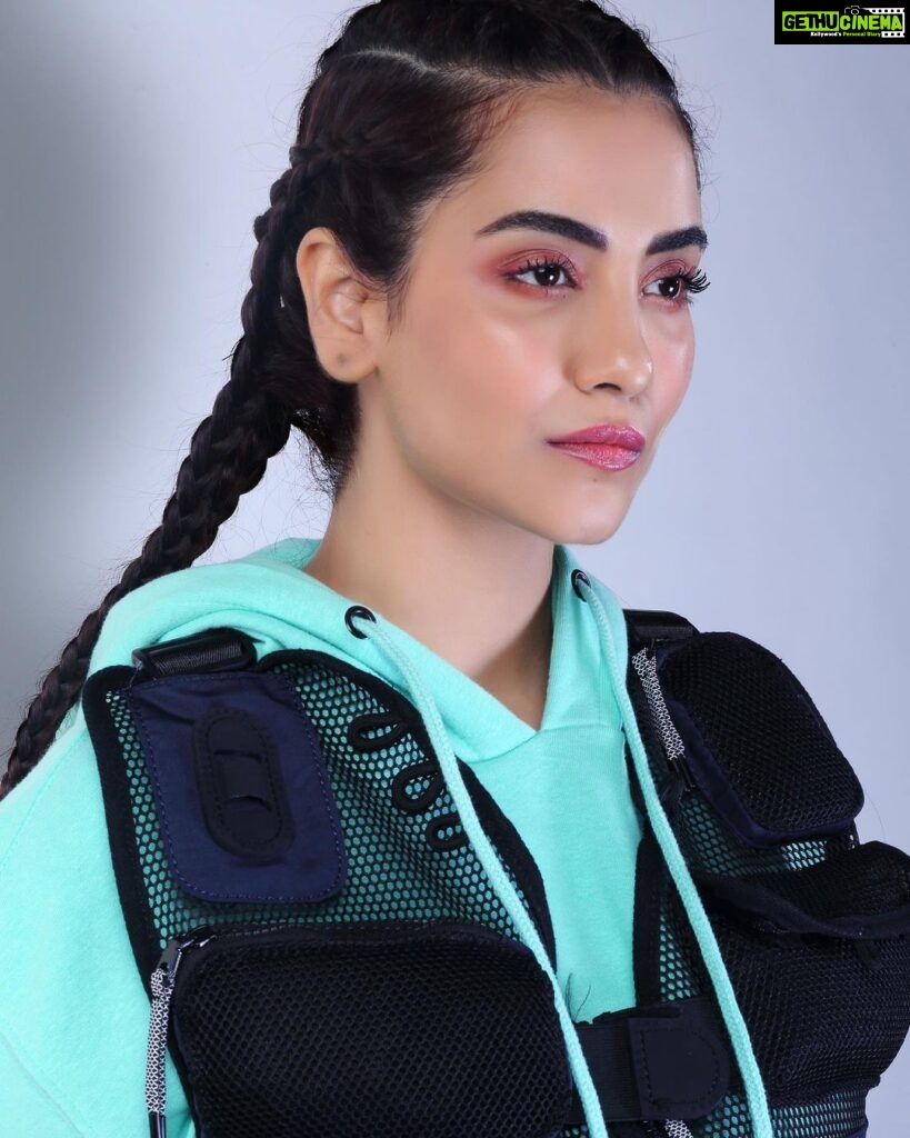 Actress Tia Bajpai HD Photos and Wallpapers November 2022 - Gethu Cinema
