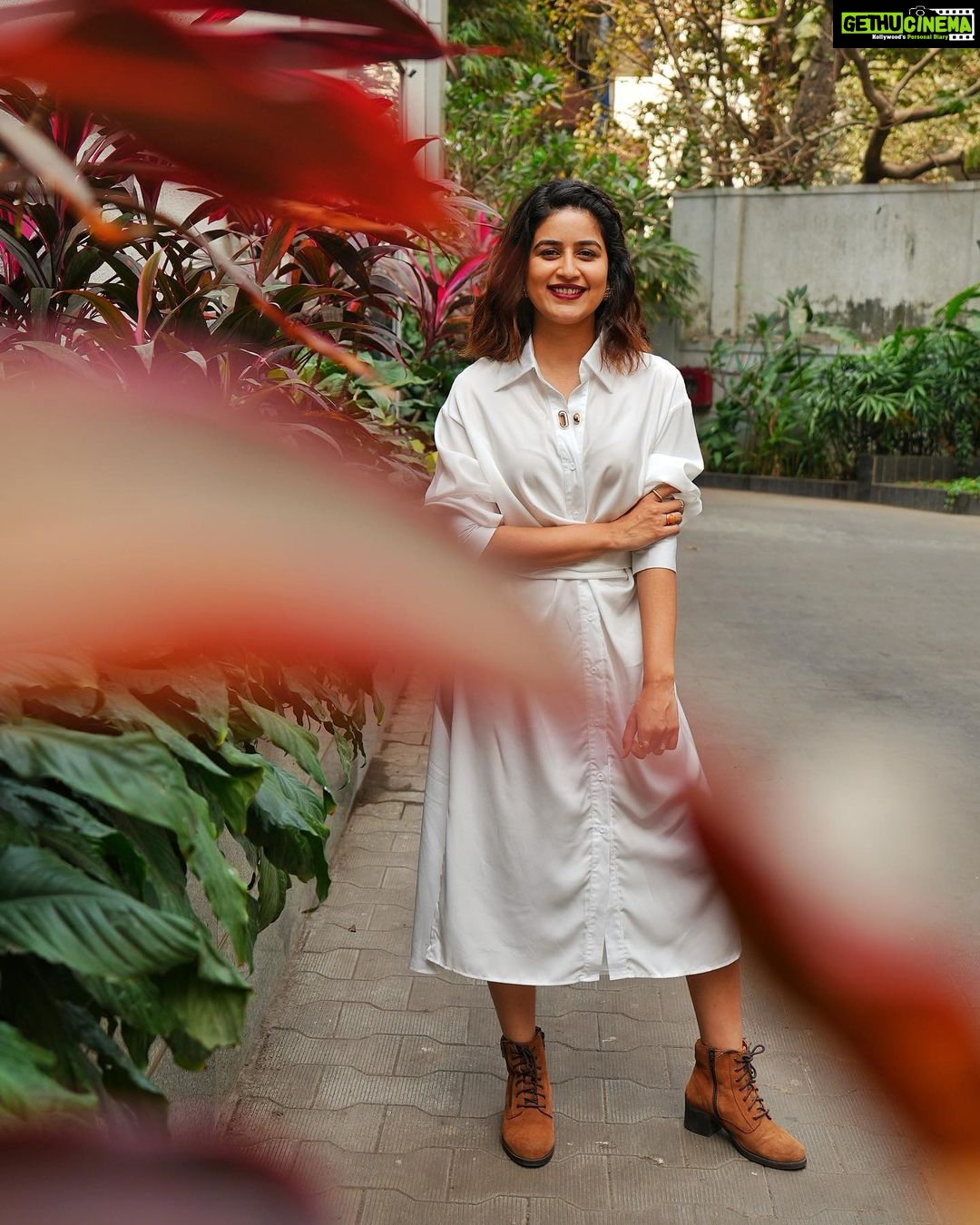 Actress Vaidehi Parashurami HD Instagram Photos and Wallpapers April ...