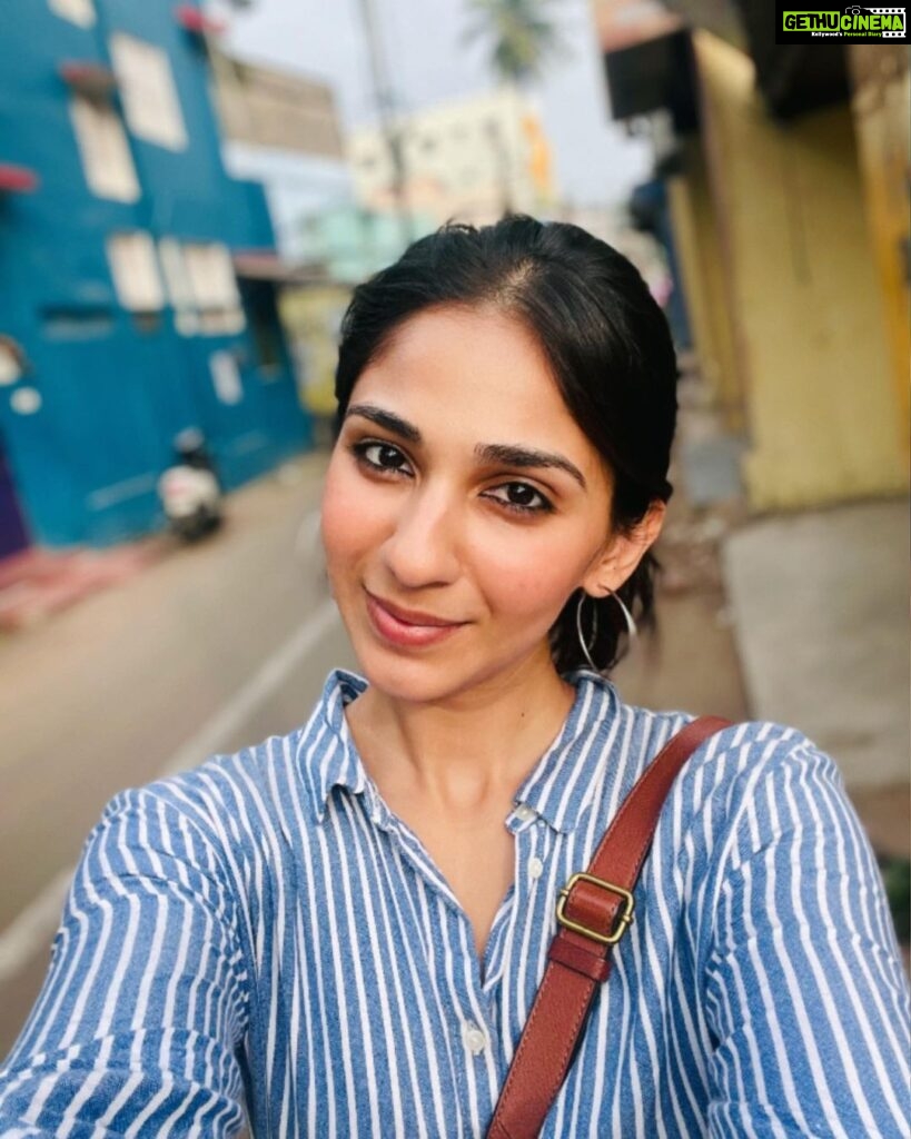 Actress Vidhi Pandya HD Instagram Photos and Wallpapers December 2022 ...