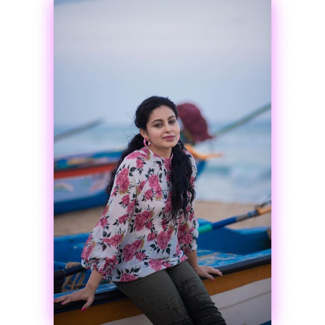 Actress Abhinaya HD Instagram Photos and Wallpapers September 2022 | Gethu Cinema