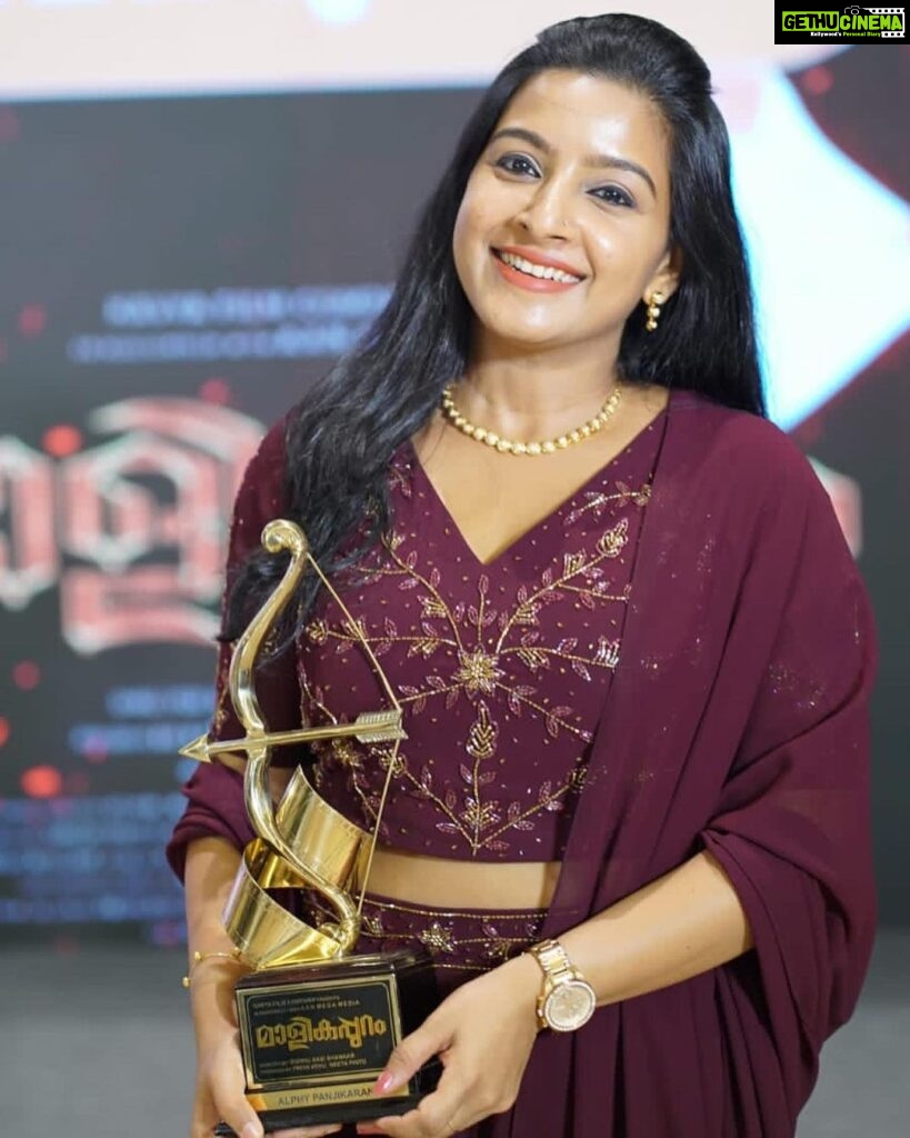 Actress Alphy Panjikaran HD Instagram Photos and Wallpapers May 2023 ...