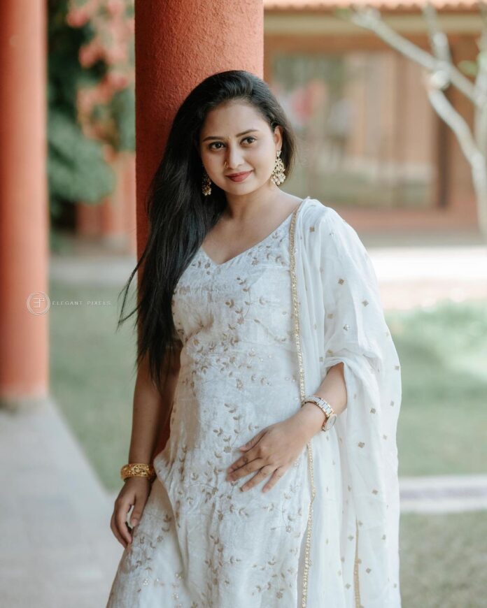 Actress Amulya HD Photos and Wallpapers May 2023 - Gethu Cinema