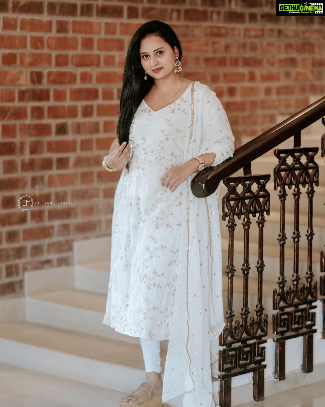 Actress Amulya HD Instagram Photos and Wallpapers May 2023 | Gethu Cinema