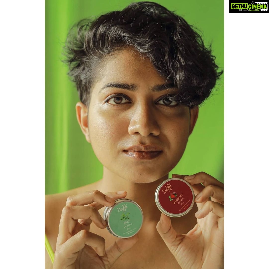 Anarkali Marikar Instagram – @deyga_organics 💚💚 The BEETROOT LIP BALM and the MINT LIP SCRUB is ...