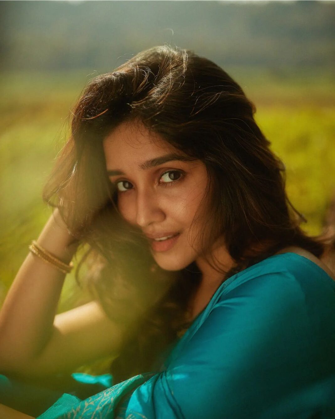 Actress Anikha HD Photos and Wallpapers February 2023 - Gethu Cinema