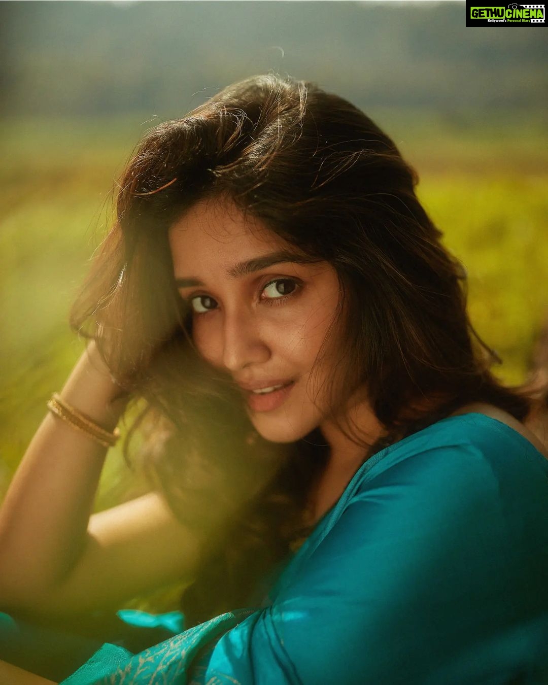 Anikha Instagram – @mizhi_333 @tinted_kisses_by_rajani @teekey_official ...