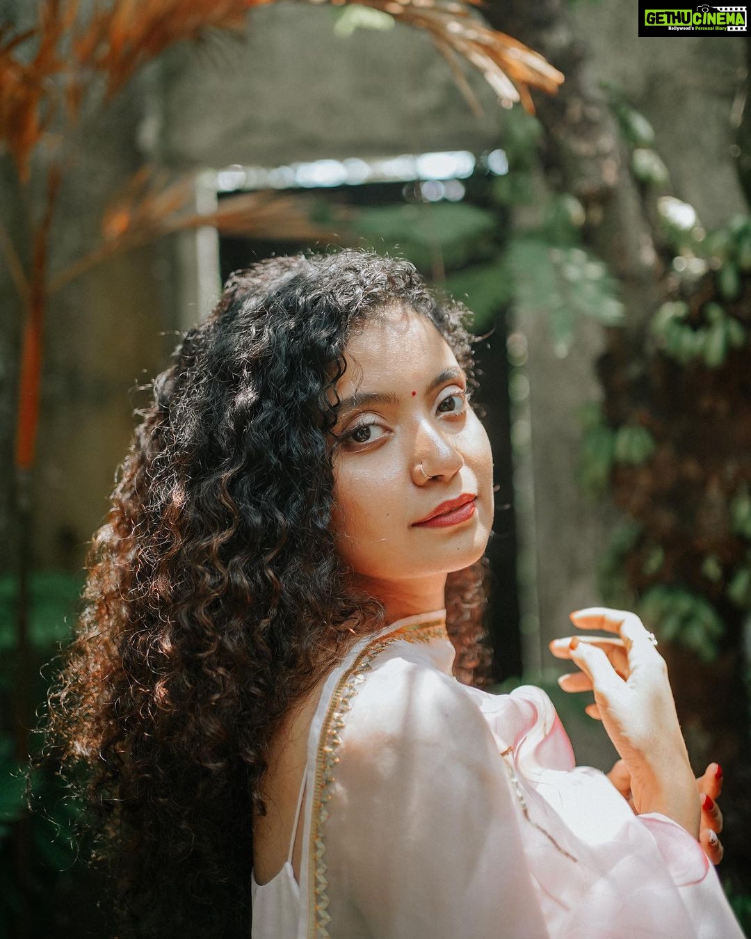 Anna Ben Instagram – 🌸 📷: @dink4n Wearing: @picchika | Gethu Cinema