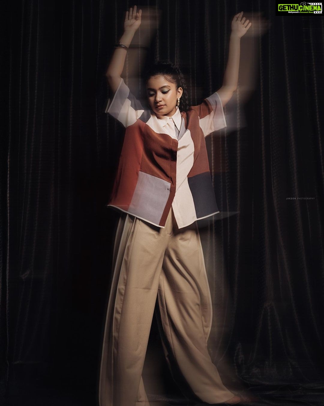 Anna Ben Instagram – Stilettos kicking vintage crystal off the bar ...