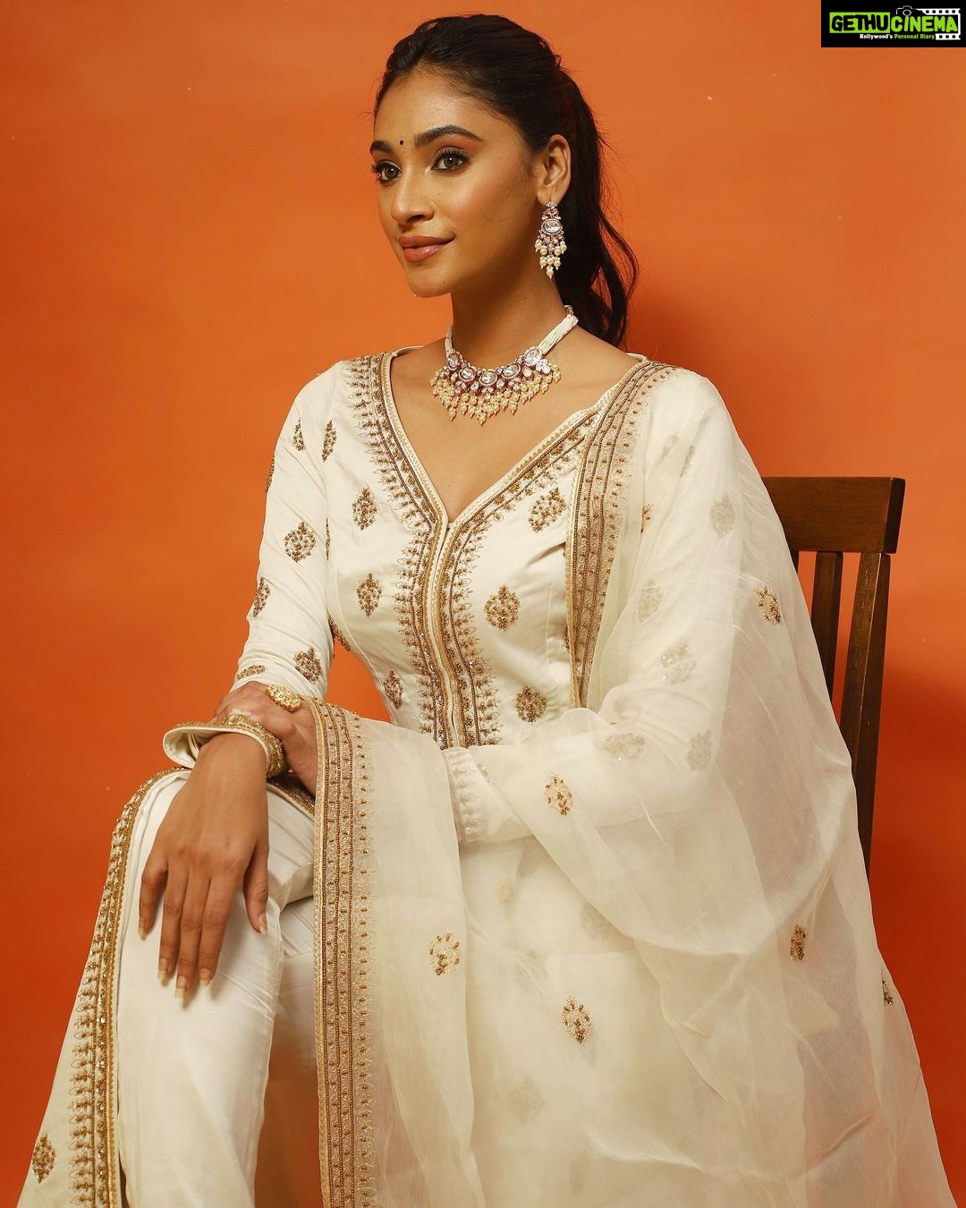Model Anukreethy Vas HD Instagram Photos and Wallpapers January 2023 ...