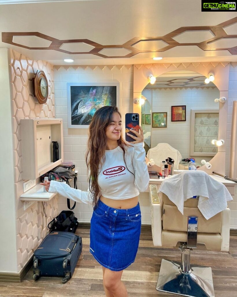 Actress Anushka Sen HD Instagram Photos and Wallpapers June 2023 ...