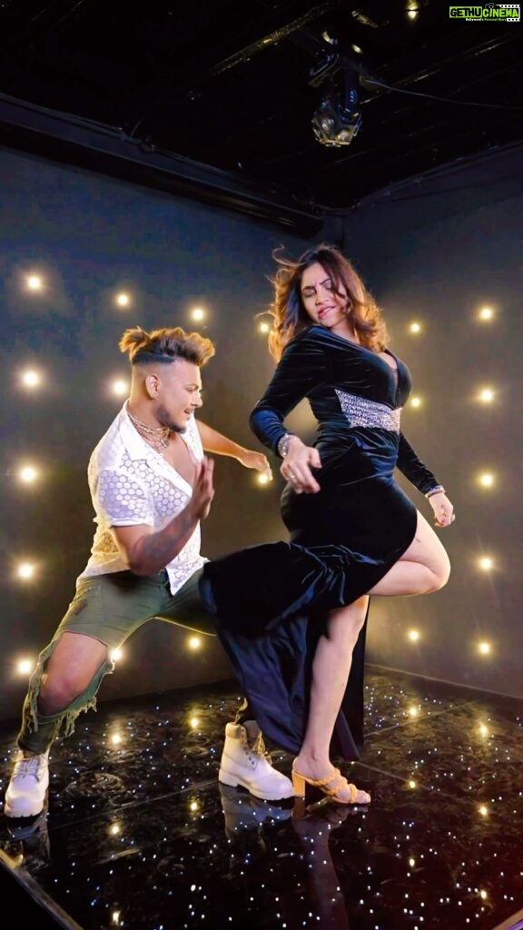 Actress Arshi Khan HD Photos and Wallpapers May 2023 | Gethu Cinema