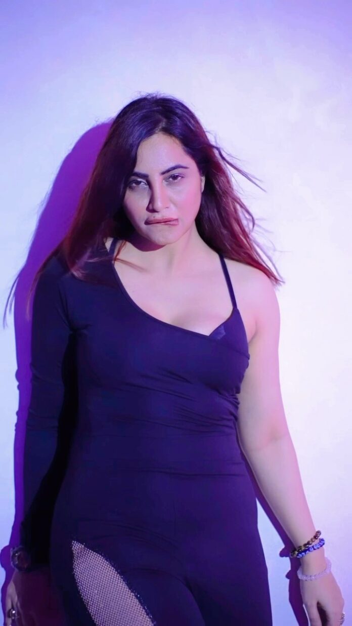 Actress Arshi Khan HD Photos and Wallpapers May 2023 | Gethu Cinema