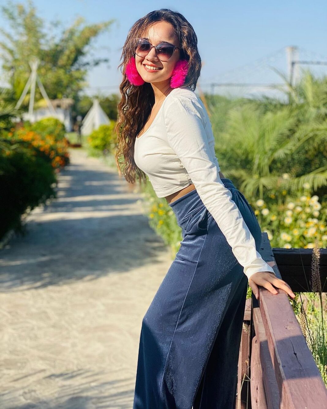 Actress Ashi Singh HD Photos and Wallpapers May 2023 | Gethu Cinema