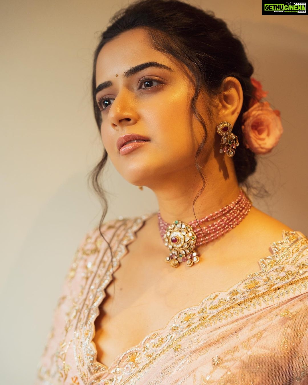 Ashika Ranganath Instagram – Team behind this look 🤍 Styling @manogna ...