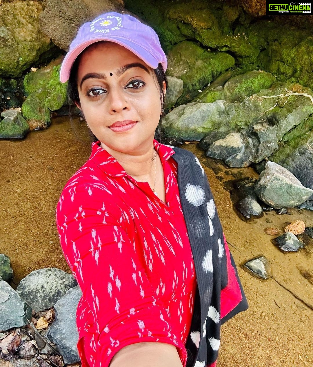 Aswathy Sreekanth Instagram – Yes, I rock 😁 #travel #nature | Gethu Cinema